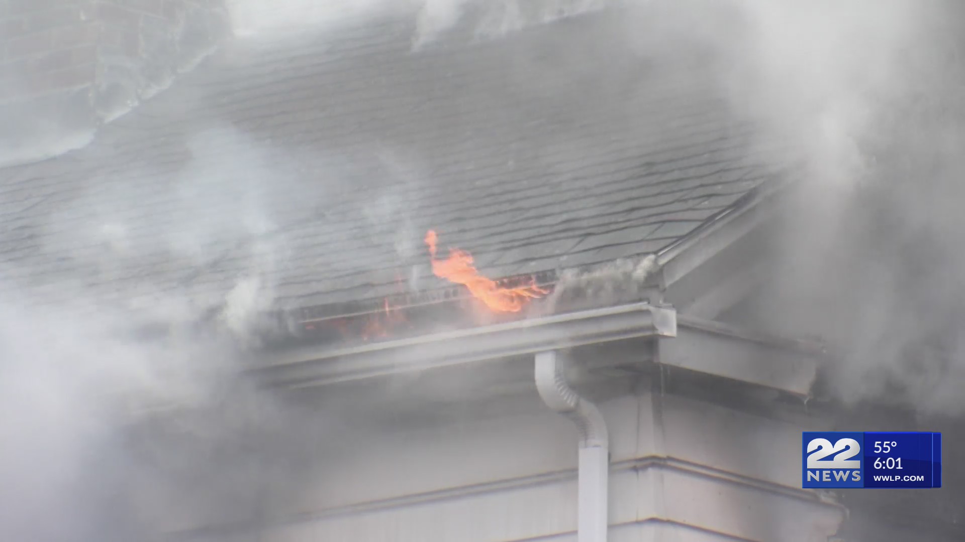 Crews put out Springfield Street house fire in Chicopee – WWLP