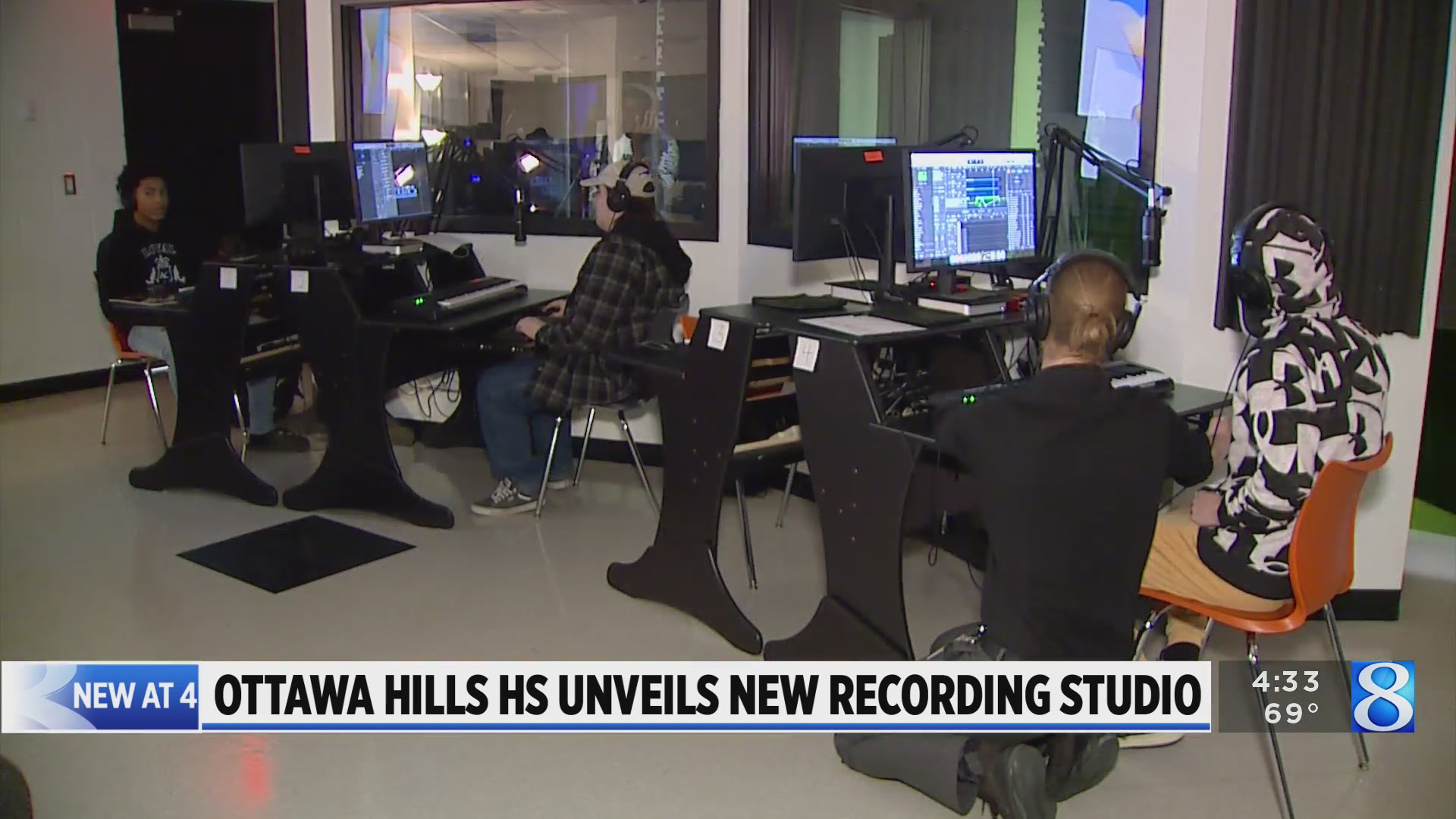 Ottawa Hills HS unveils new recording studio – WOODTV.com
