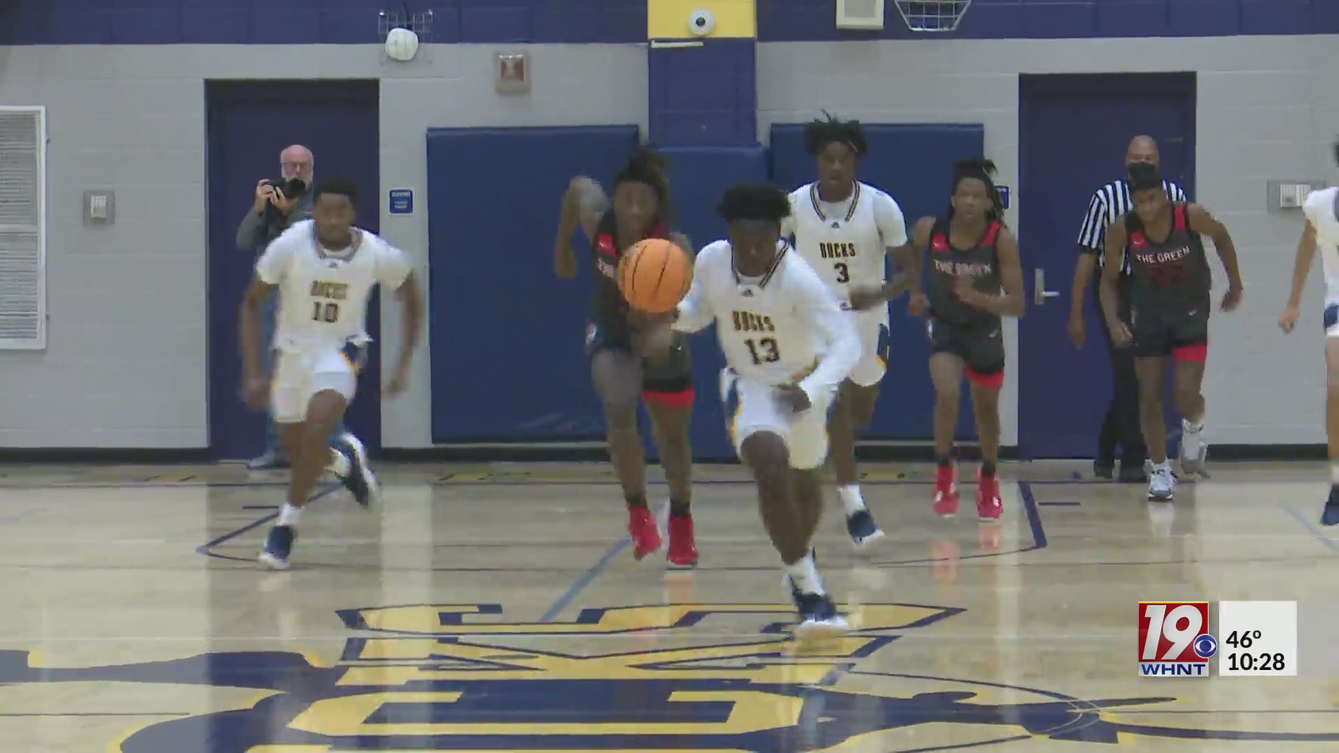 Local Basketball Teams Fight it out on the Court – WHNT.com