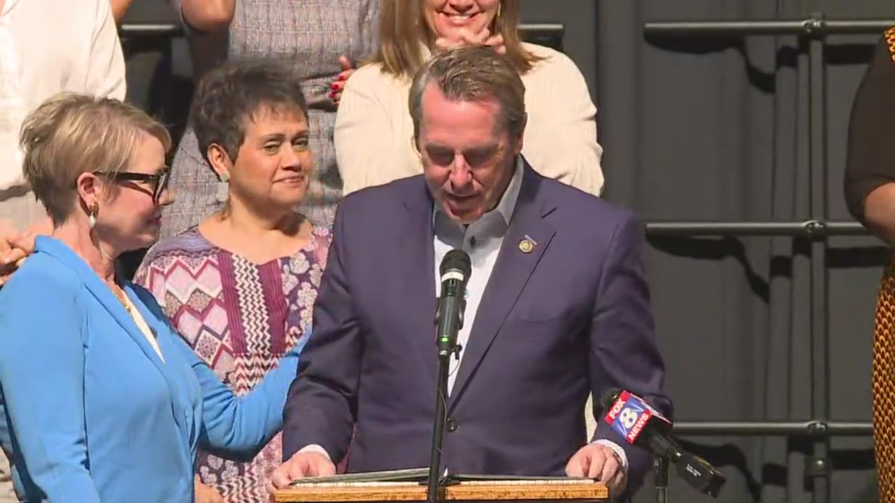 Former Rep. Mark Walker announces run for governor at Kernersville ...