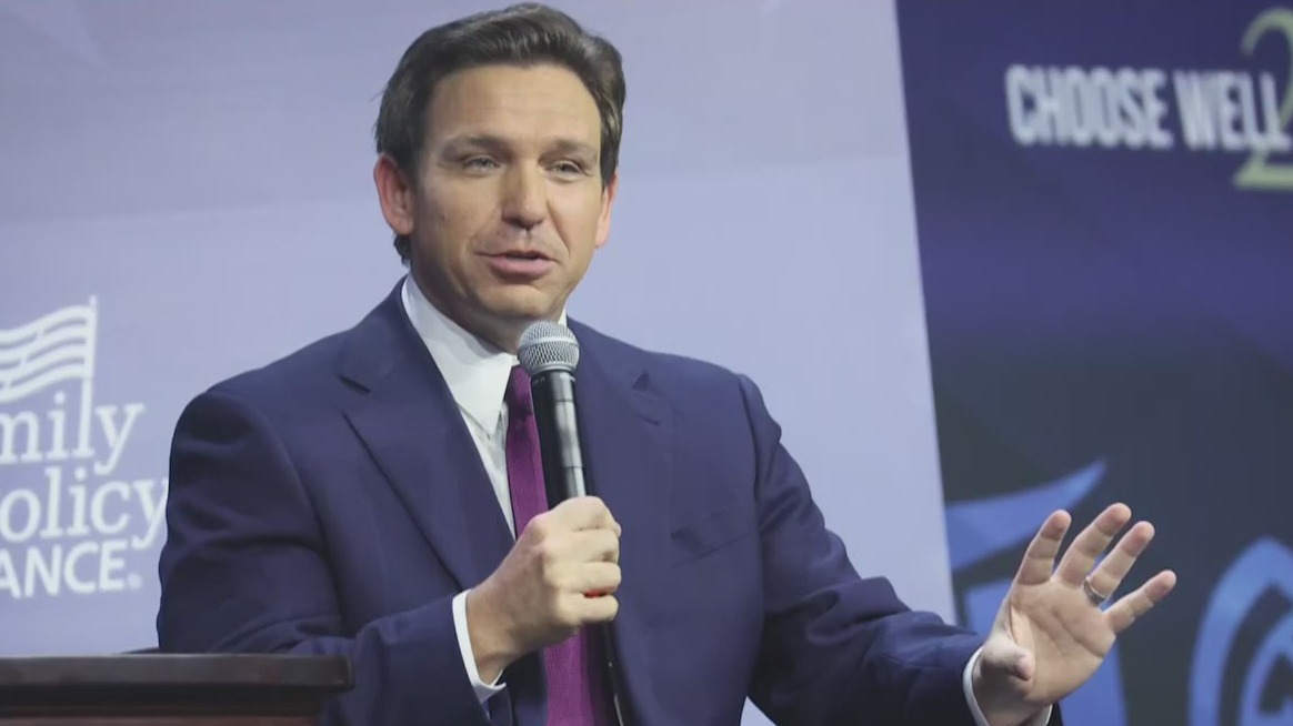 DeSantis talks Christmas on campaign trail: ‘Santa knows how to ...