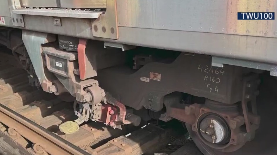 Train derailment in Brooklyn causes delays: MTA – PIX11