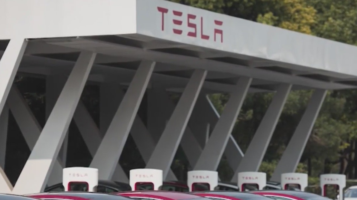 Tesla autopilot under scrutiny after ‘Elon mode’ discovered | Morning ...