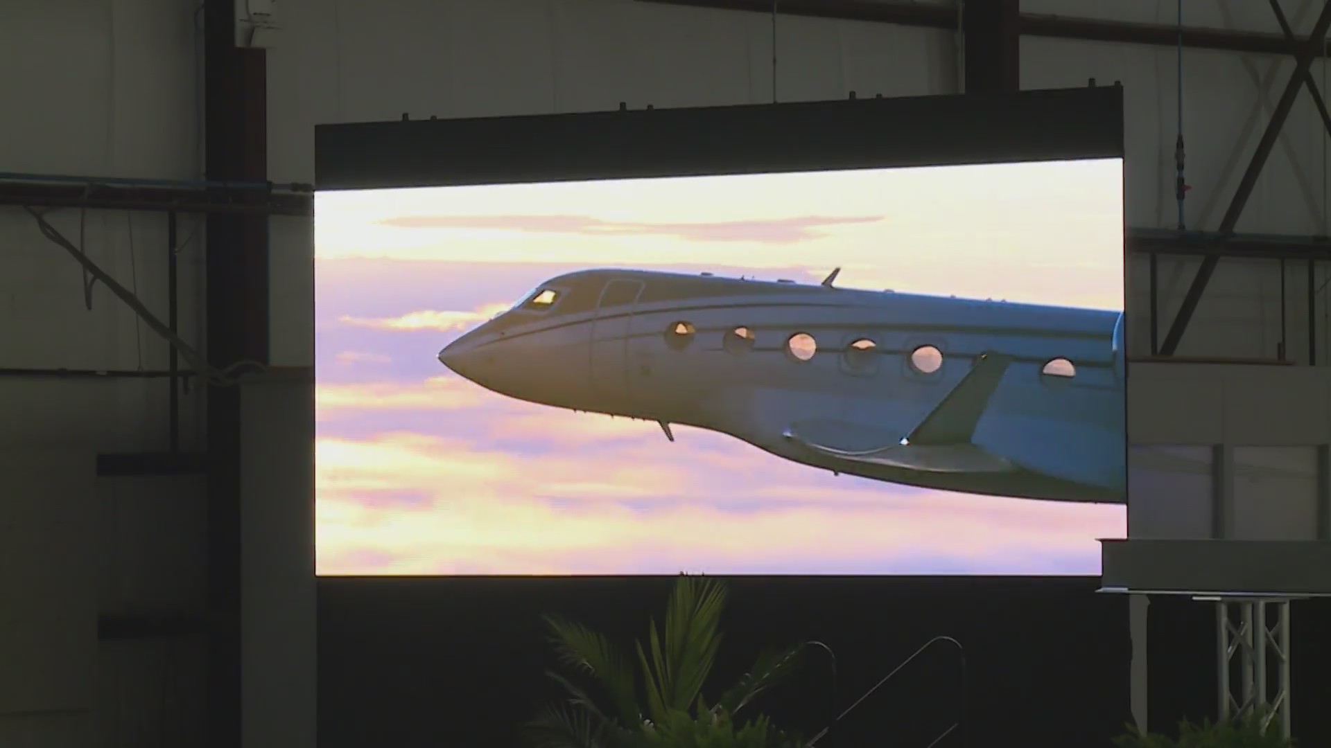 Gulfstream Aerospace expands St. Louis operations, creating hundreds of ...