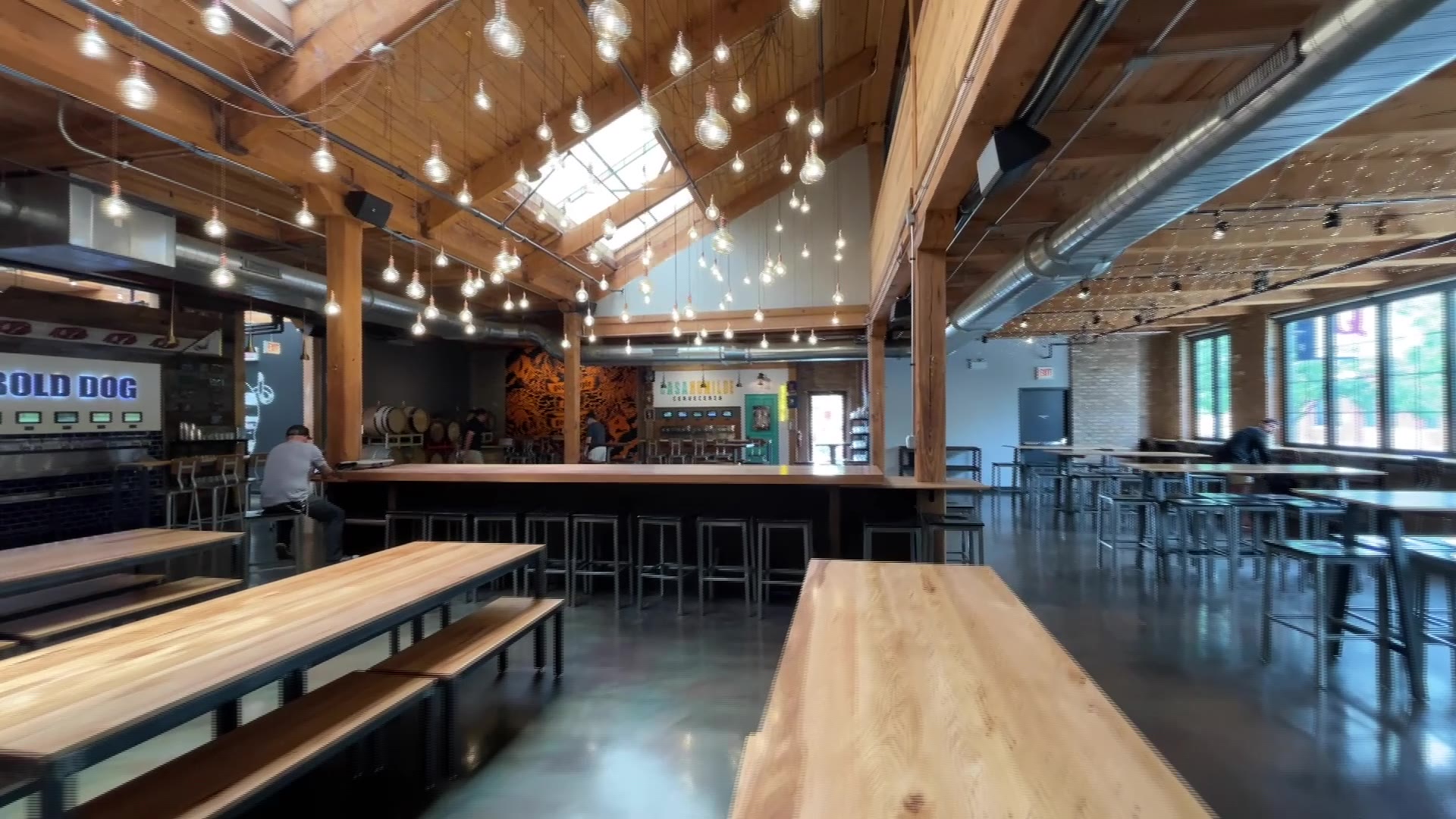 Chicago Scene at District Brew Yards – WGN-TV