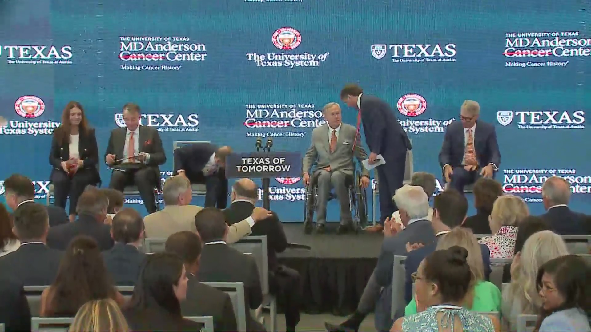 WATCH: Abbott, UT leaders hold press conference – KXAN Austin