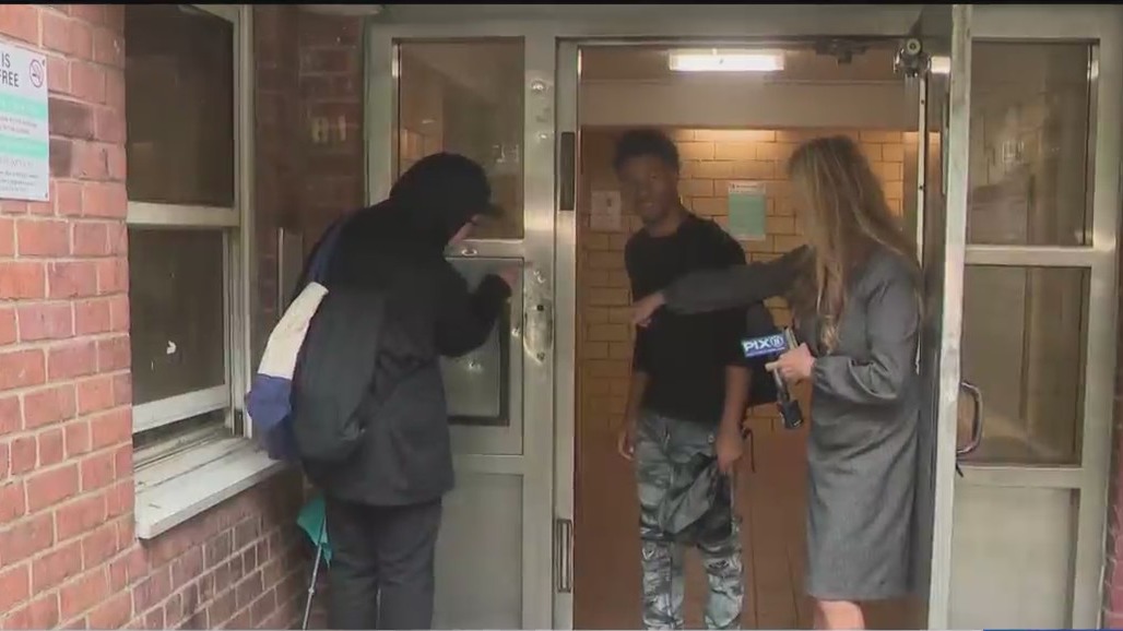 Many doors in NYCHA are unsecured, NYC comptroller’s audit finds – PIX11