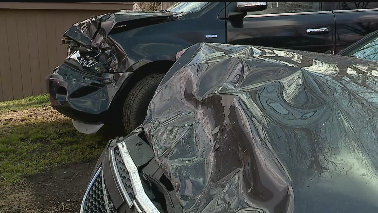 Chase suspect hits vehicles at Niles car dealership, crashes: Police ...