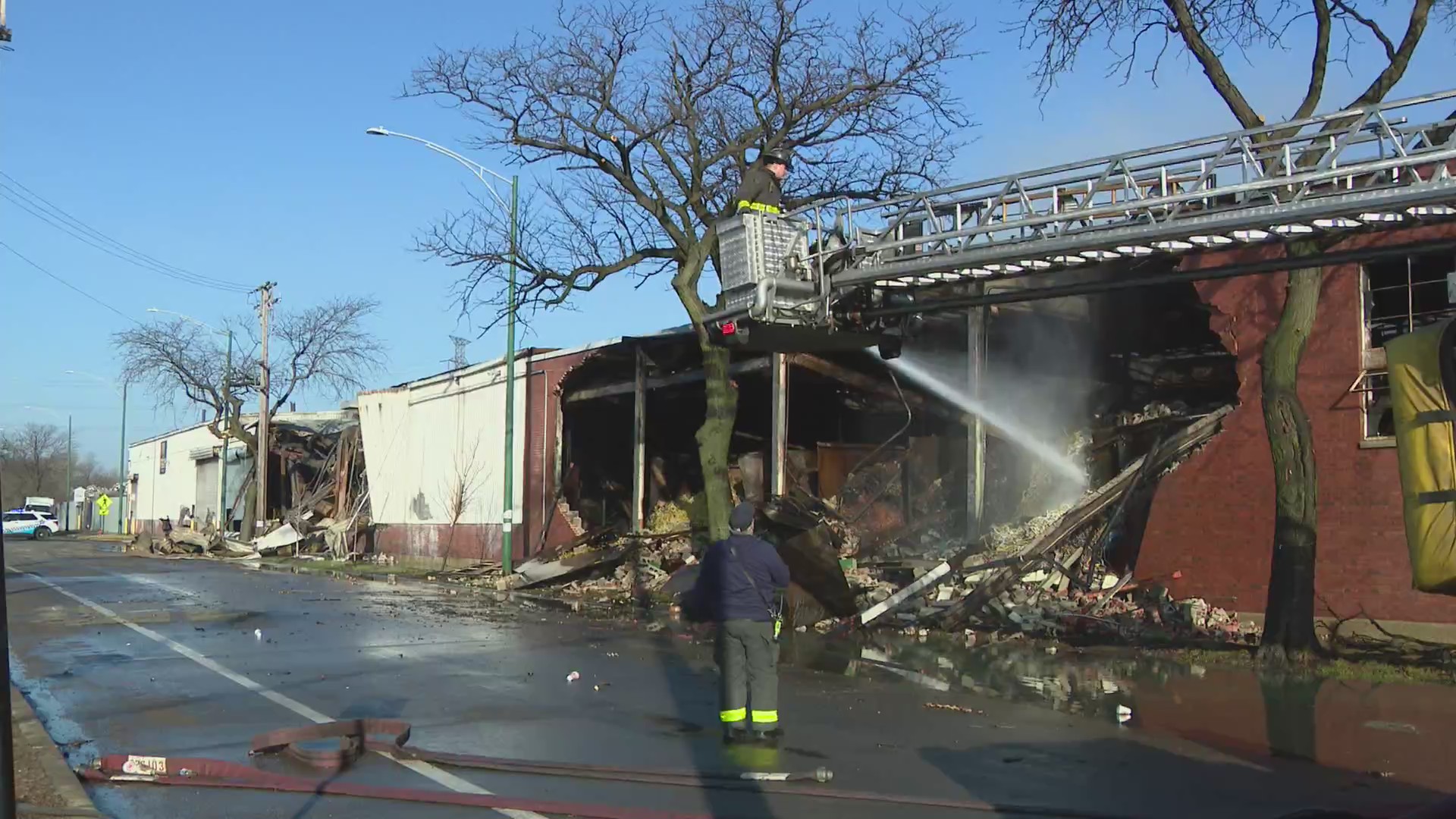 Firefighters battle massive, gas-fueled warehouse fire on Near West ...