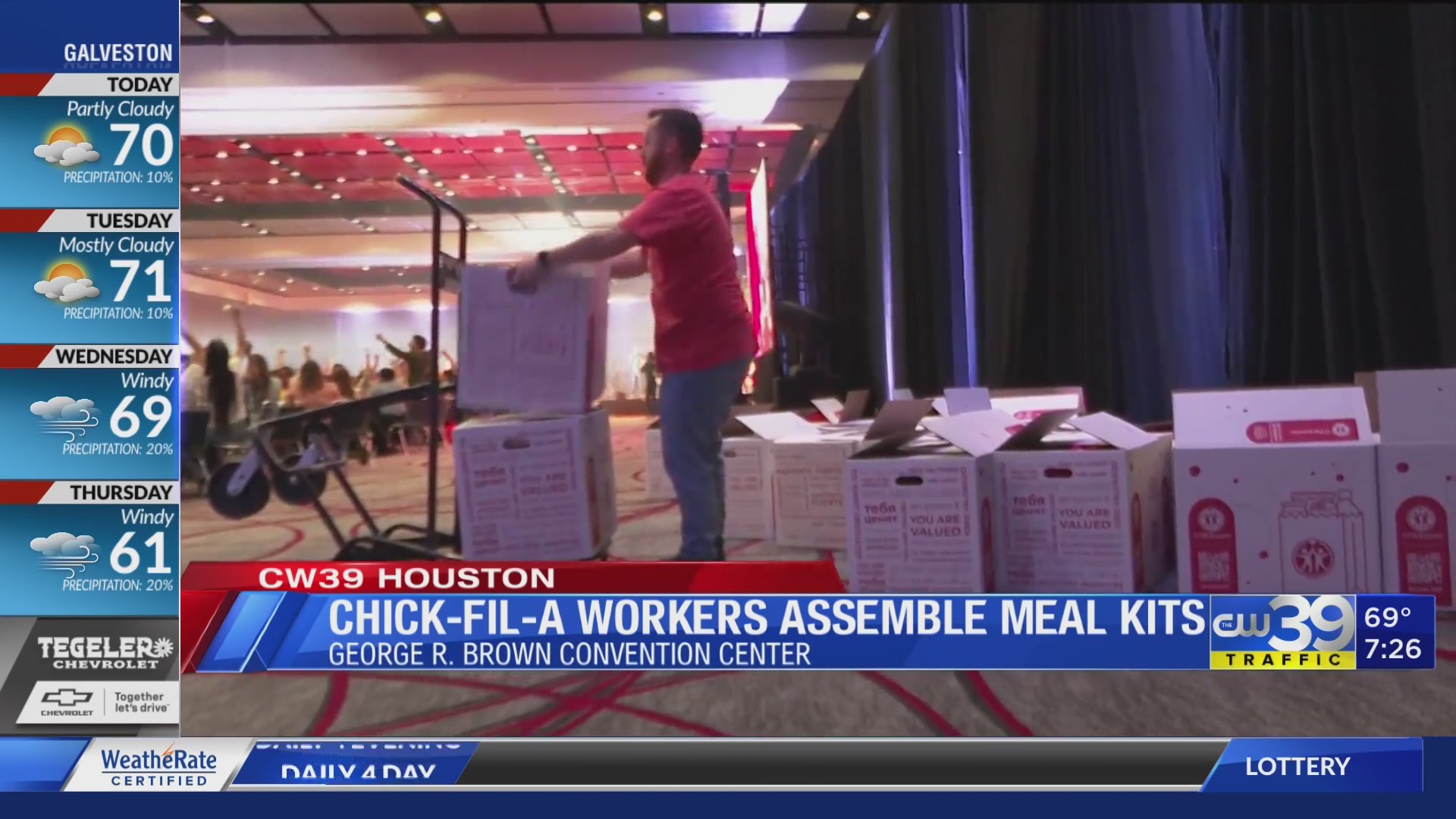 Chick-fil-a workers assemble meal kits for families – CW39 Houston