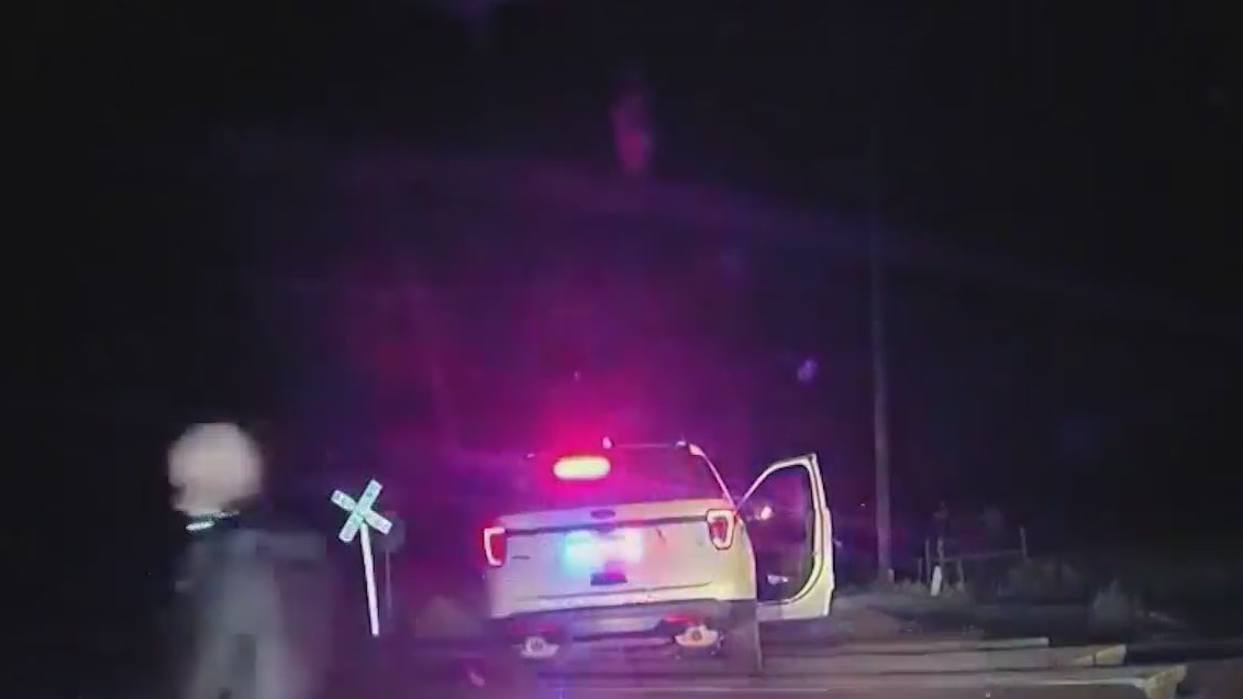 Watch: Train hits police car with woman detained inside | Rush Hour – NewsNation