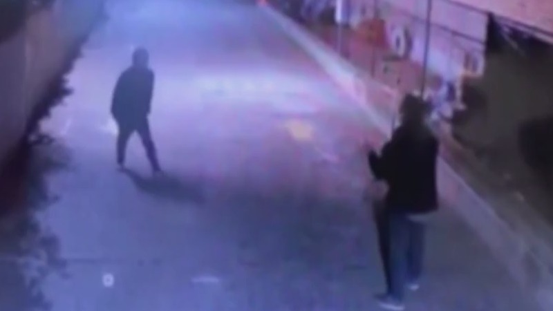 Man charged in shooting of alleged robber in Queens – PIX11