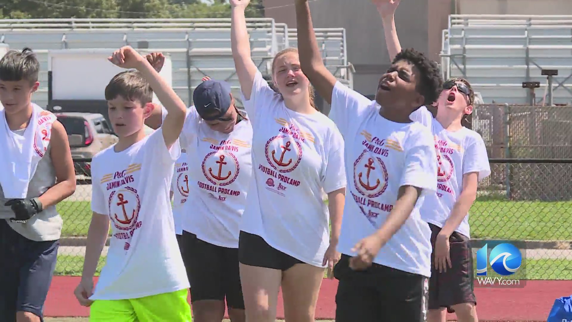 Commanders LB holds camp for military kids at Oceana – WAVY.com