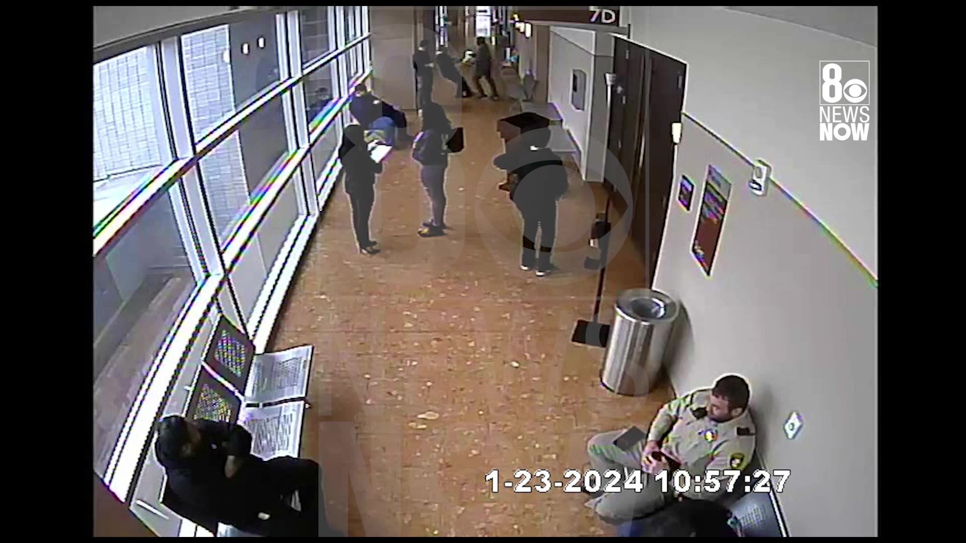 Raw Video Man Punches Alleged Teen Sex Predator Outside Las Vegas Courtroom Klas