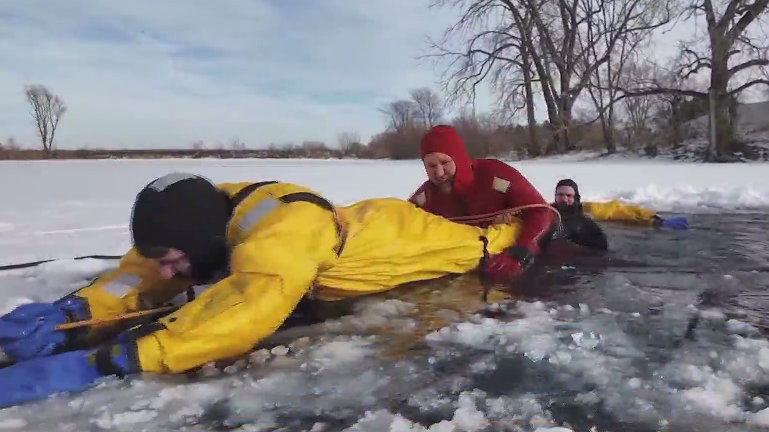 Lincoln Fire Protection District trains for ice rescues – WCIA.com