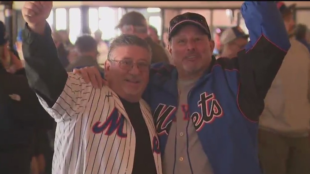 Mets fans celebrate home opener – PIX11