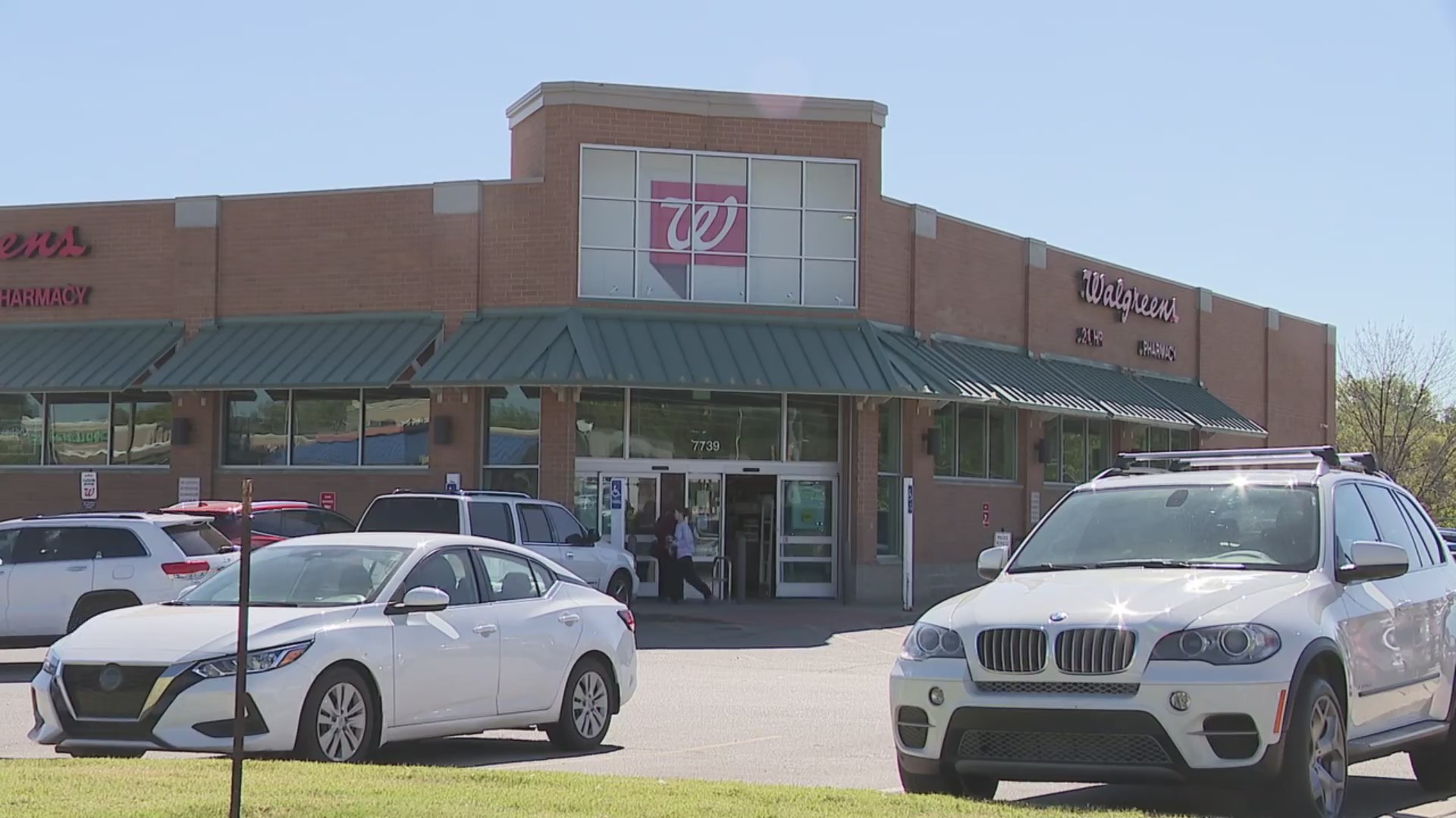 Walgreens pharmacists start walkouts at some stores – FOX 4 Kansas City ...