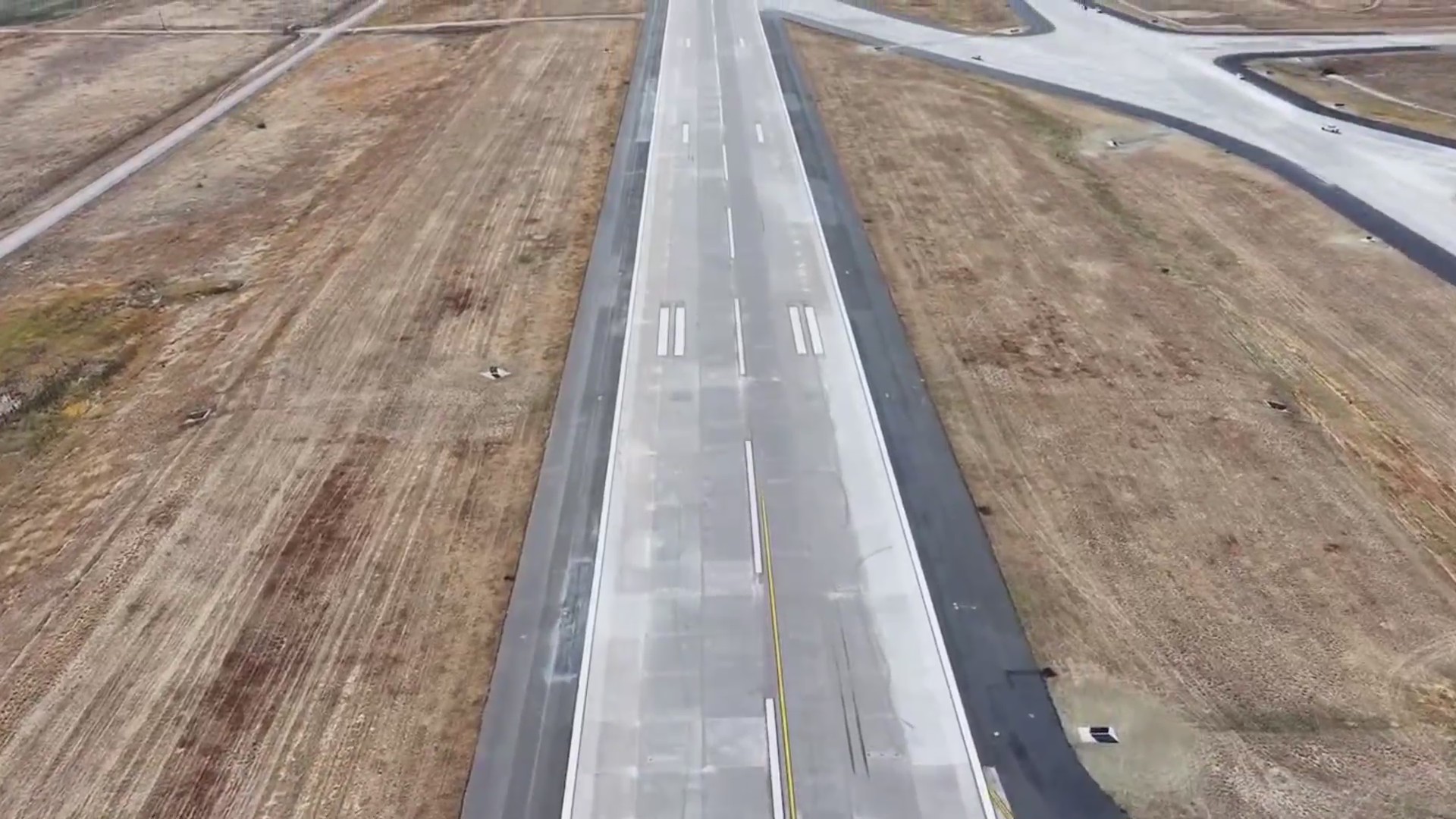 Denver International Airport upgrades runway – FOX31 Denver