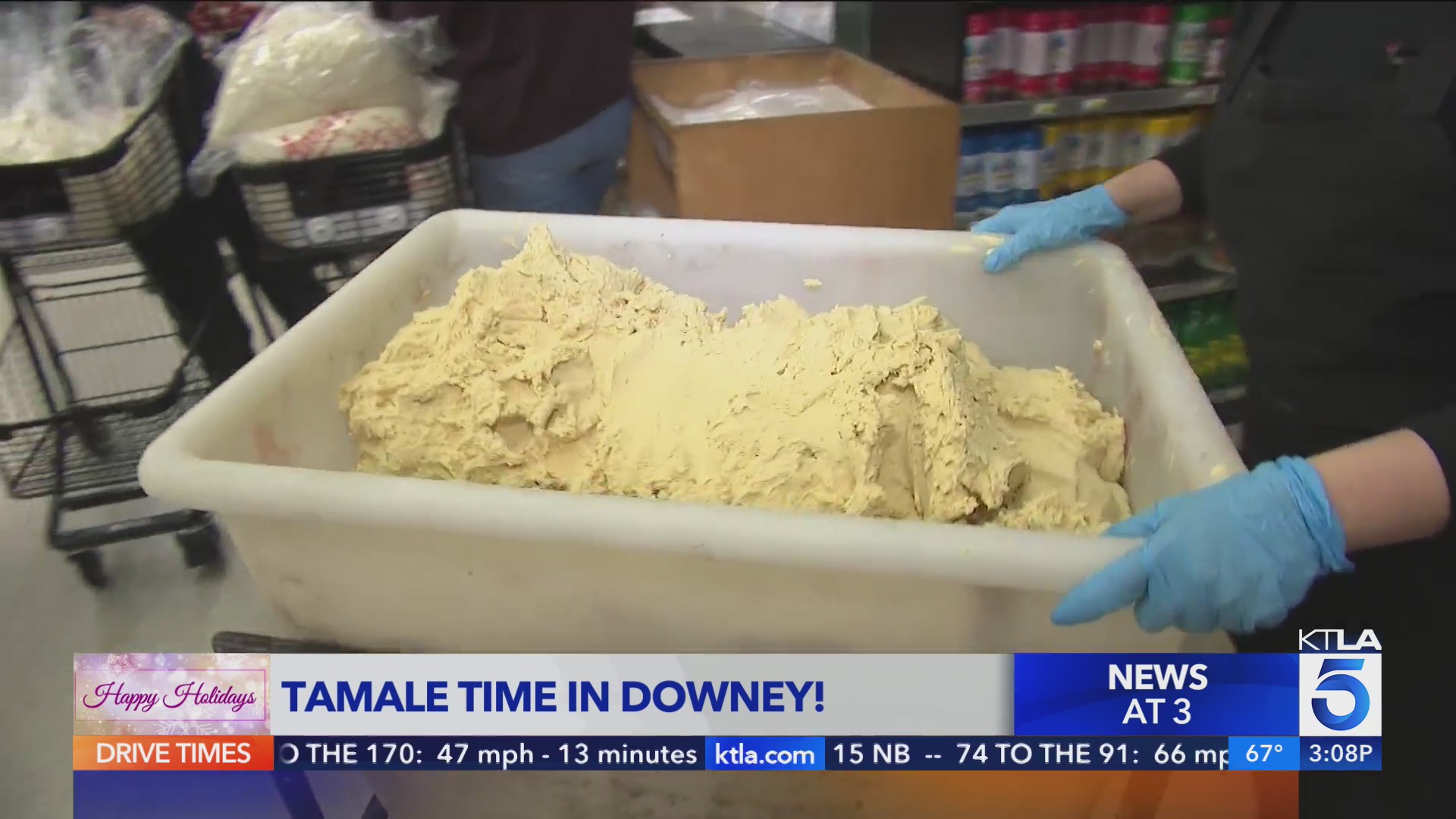 Despite rain, Downey market draws annual crowd for Christmas tamale ...