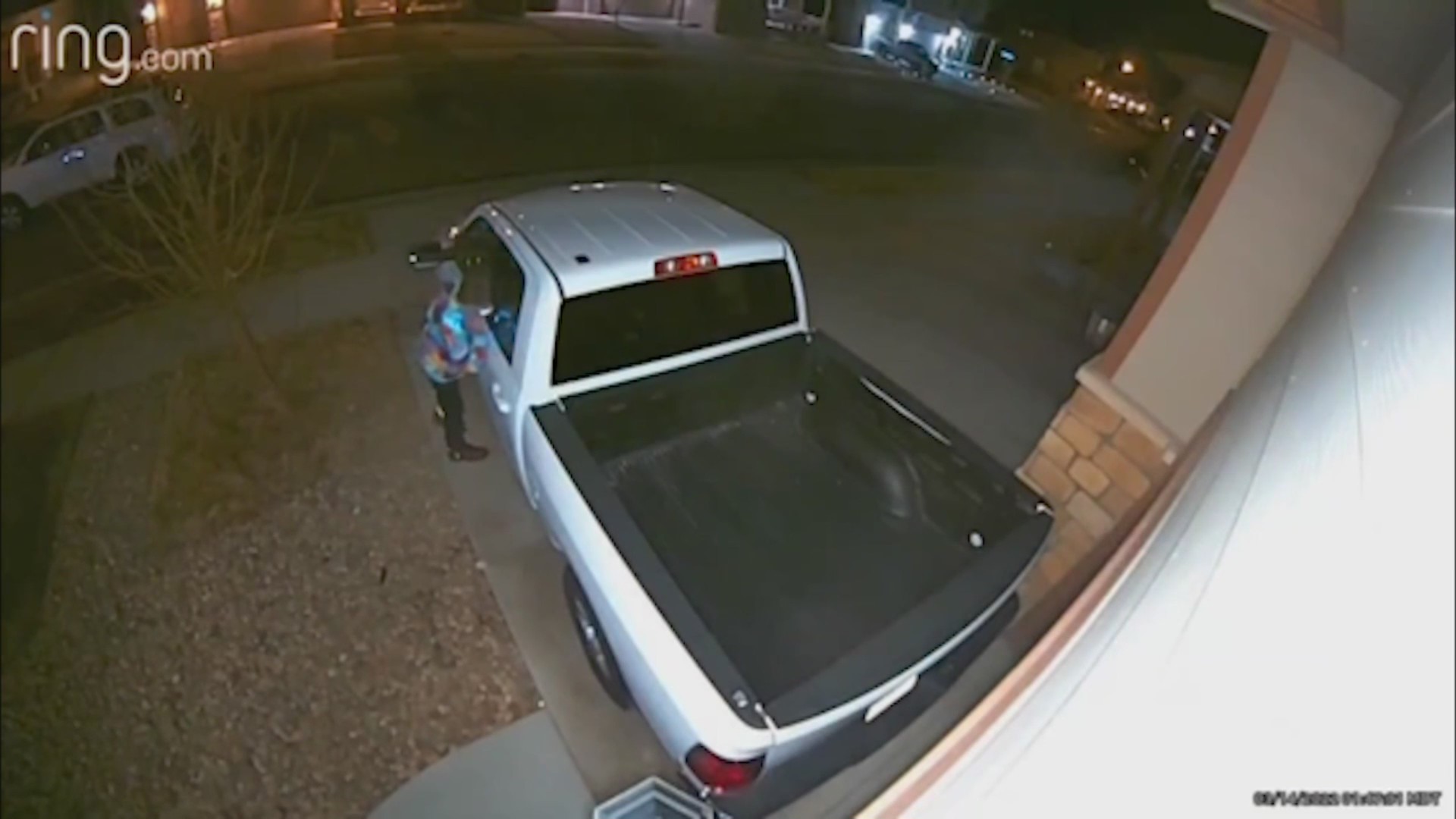 Neighbors believe driveway bandits are striking different cities ...
