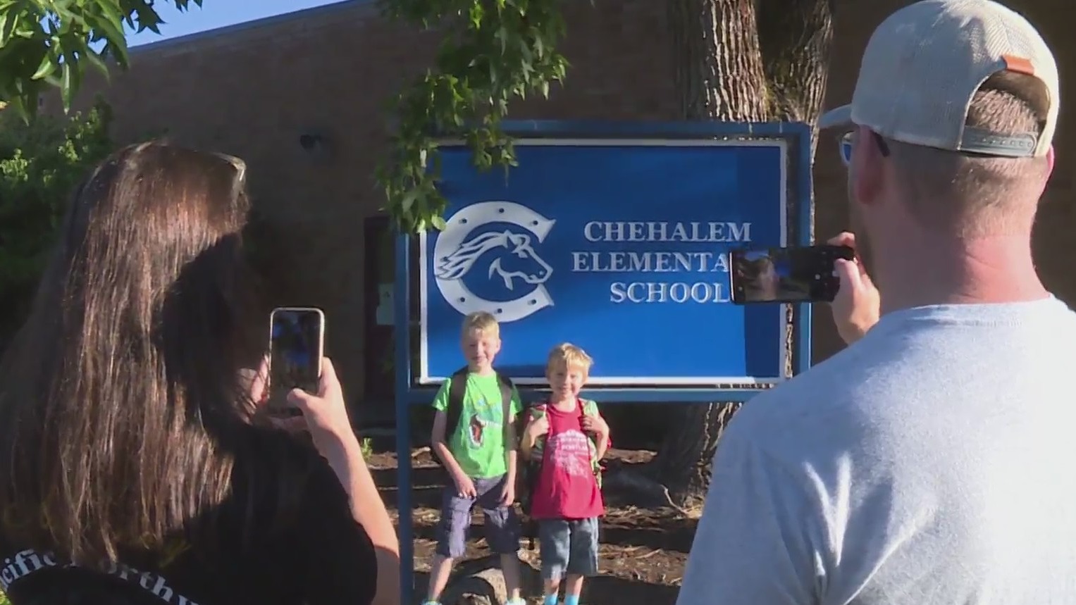 Kids head back to Chehalem Elementary School – KOIN.com