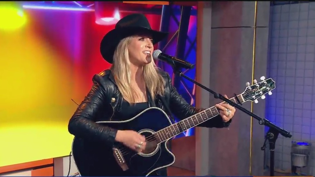 Breaking country music stereotypes – PIX11