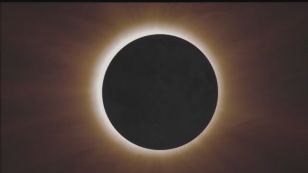 How to avoid vision damage while viewing the eclipse: Optometrist ...