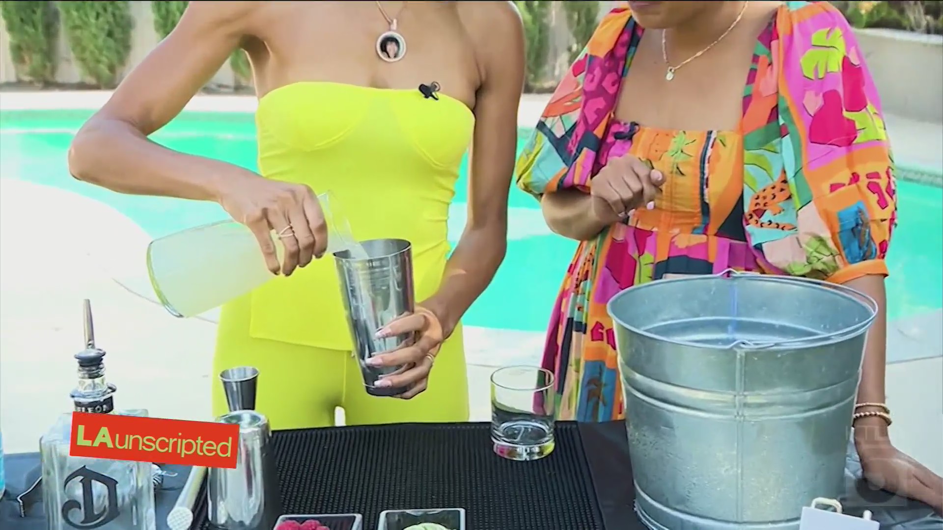 Lady On The Rocks is a mobile bartending service – KTLA