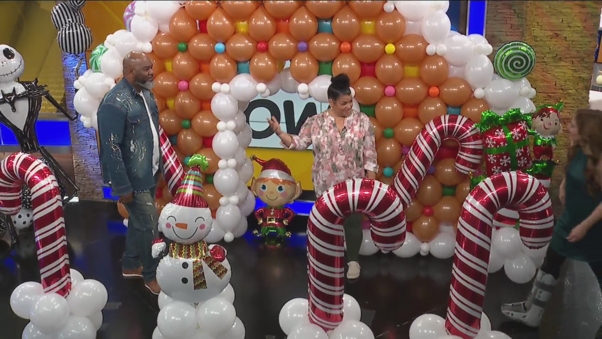 Check out this balloon gingerbread house! – Fox 59