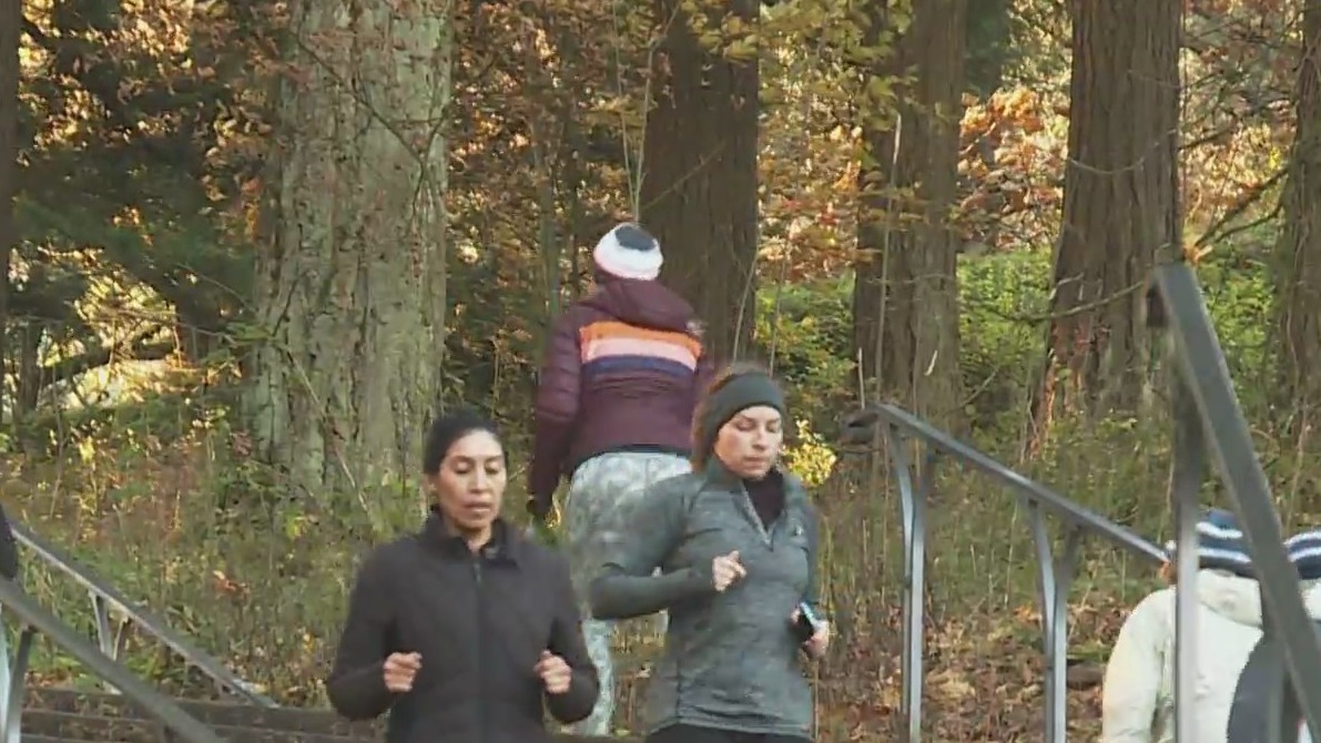 Mt. Tabor stair climbers take steps to fight hunger – KOIN.com