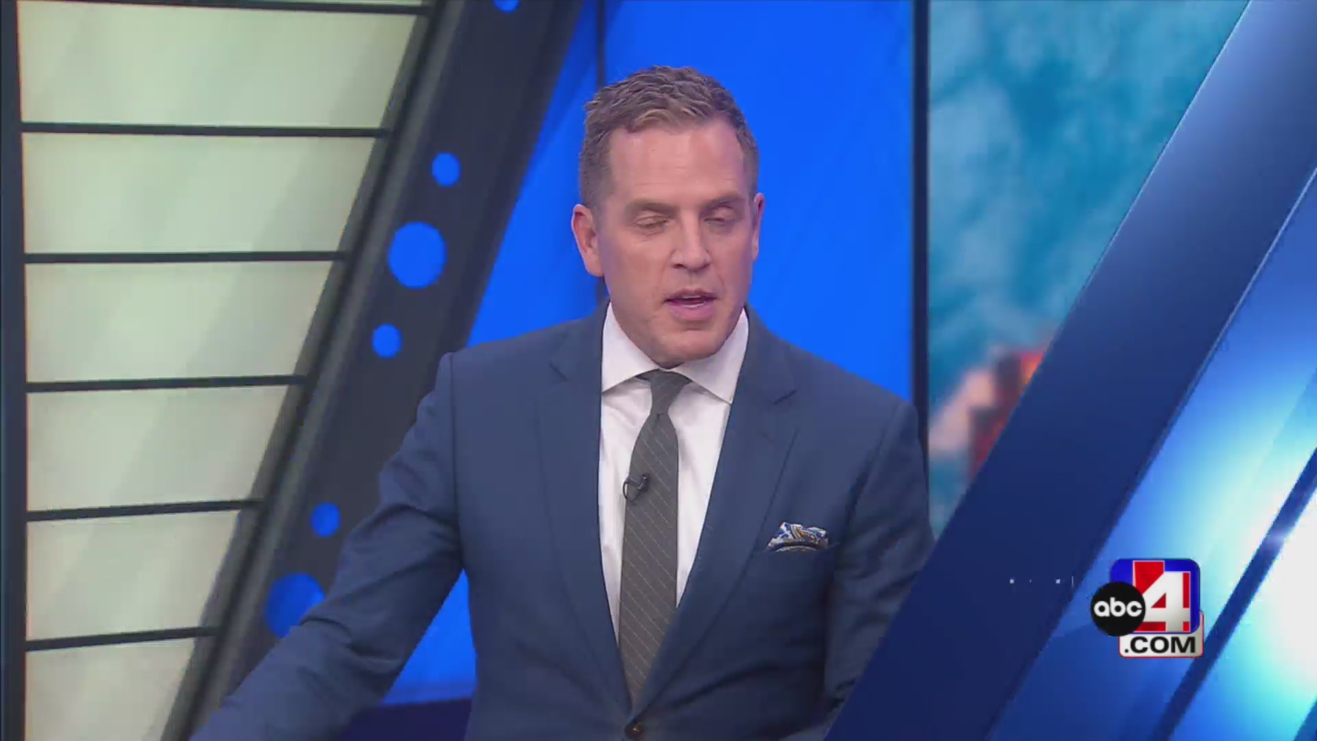 Utah firefighter rescues dog from Steed Park pond – ABC4 Utah