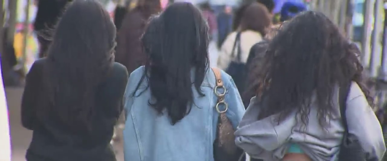 ‘It’s a little scary’: Law enforcement expert warns women about viral ...