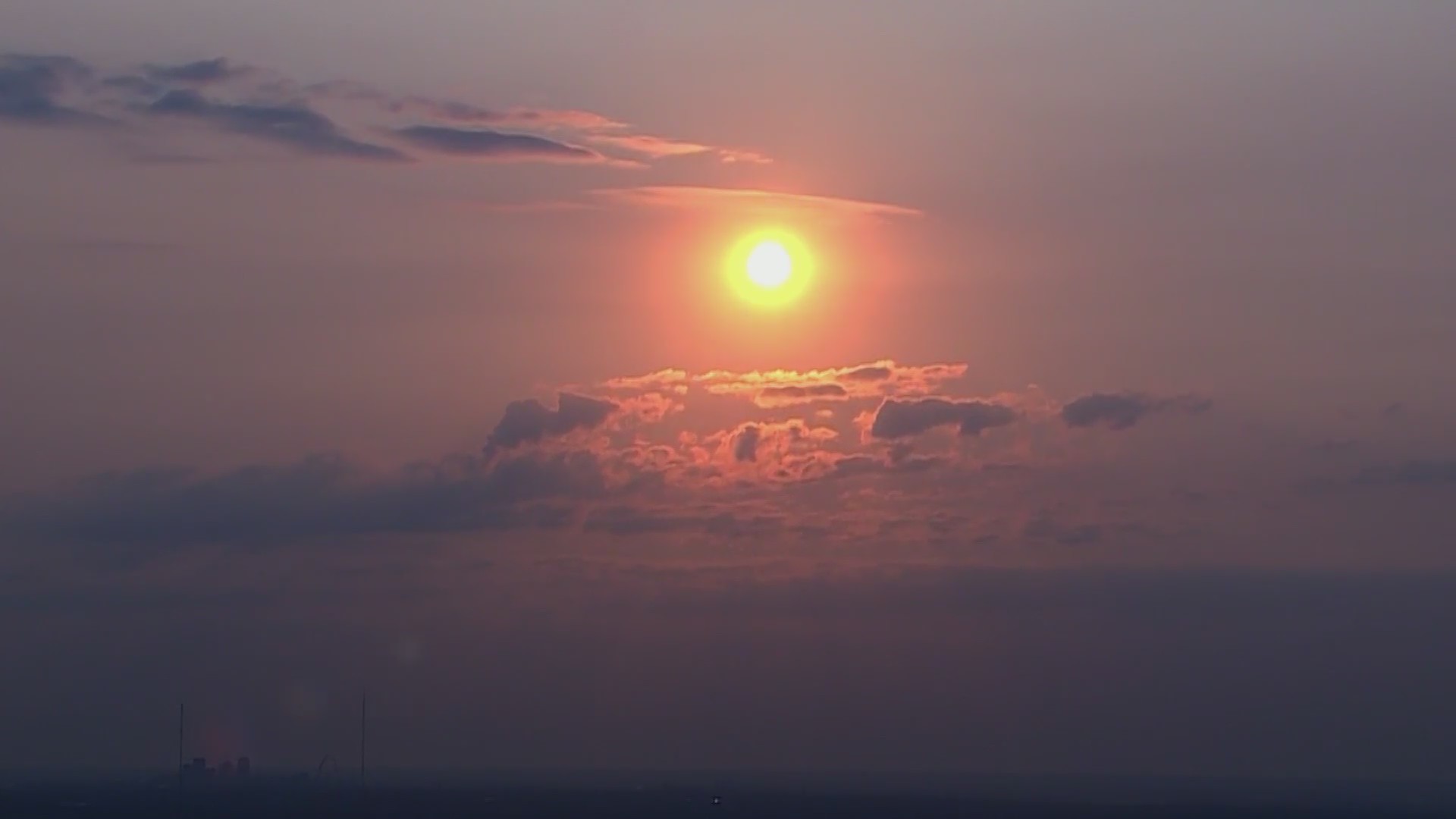 Smoke from wildfires make for intense sunrises and sunsets in St. Louis ...