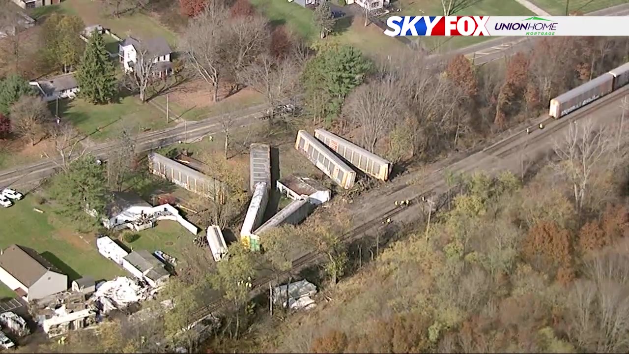 ‘Thank God we’re safe’: Neighbors describe moment train cars derailed ...