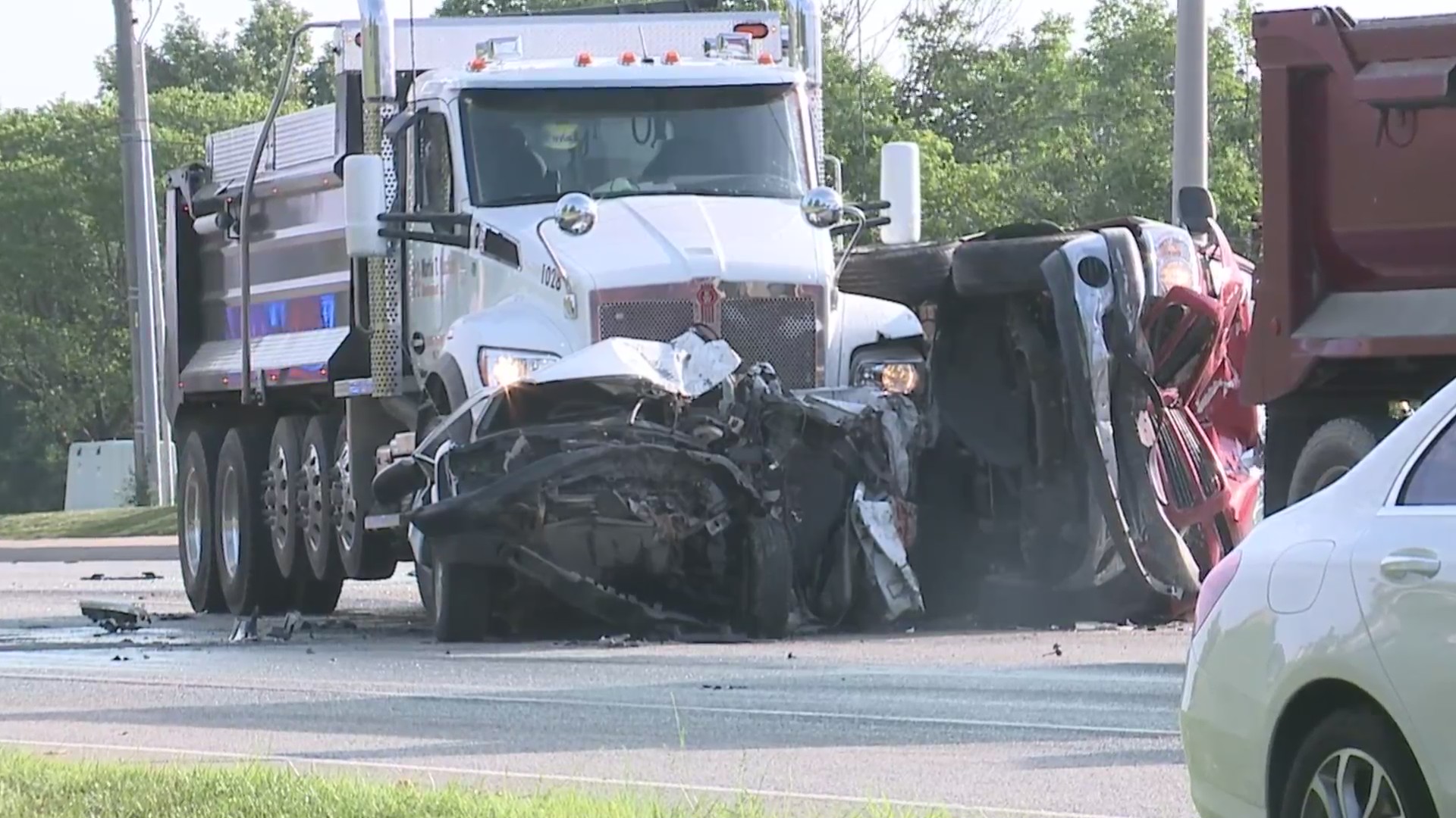 Teen killed in 9-vehicle crash in Overland Park – FOX 4 Kansas City ...