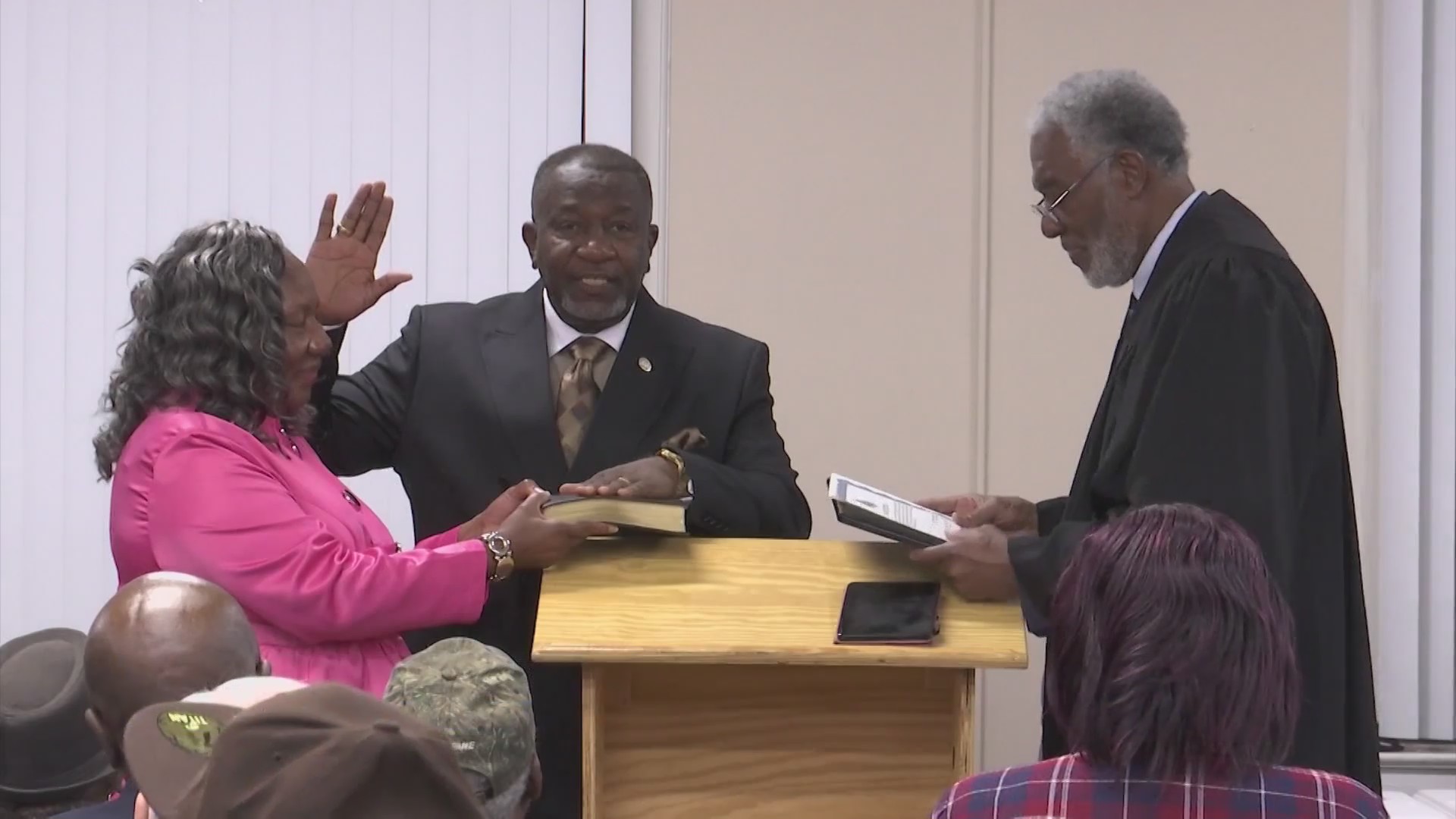 Mewborn sworn in as Ayden’s first African American mayor – WNCT