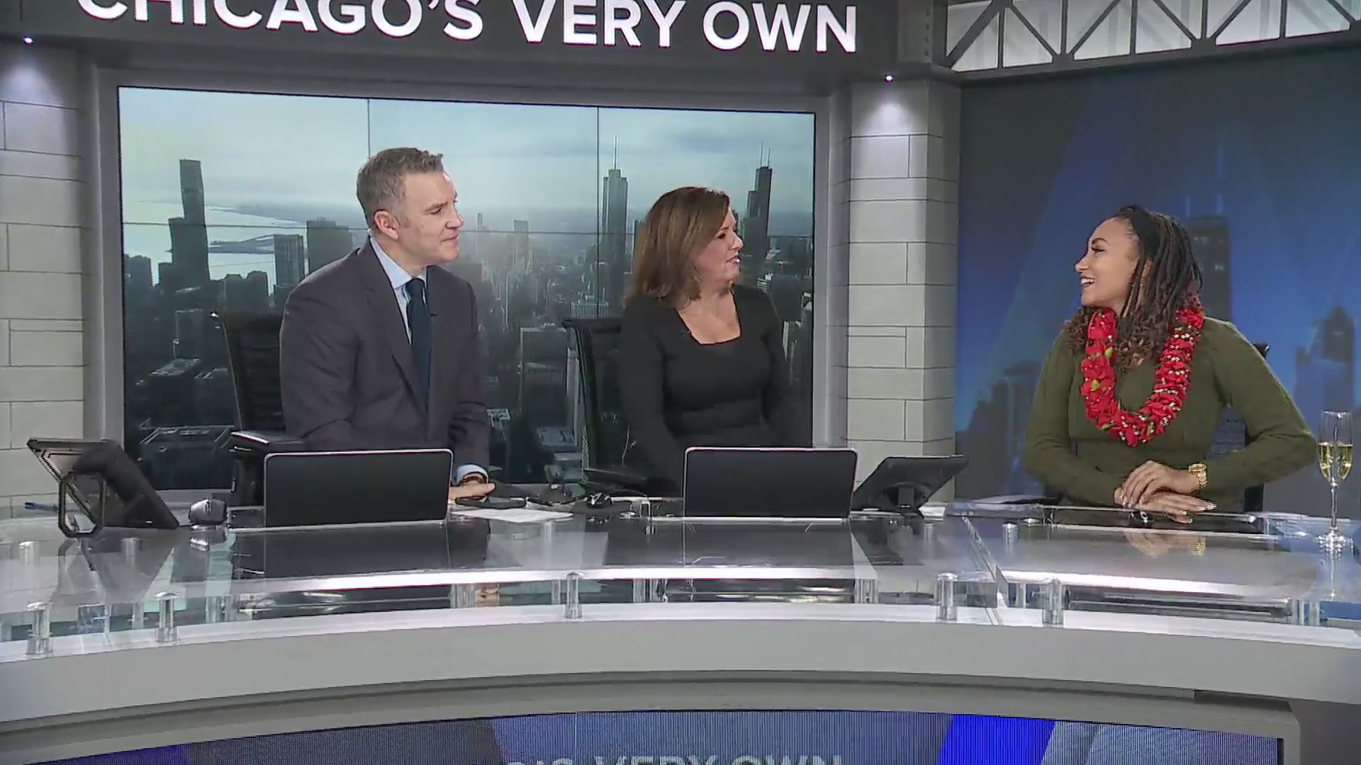 New traffic reporter Brhett chats with Larry and Robin – WGN-TV