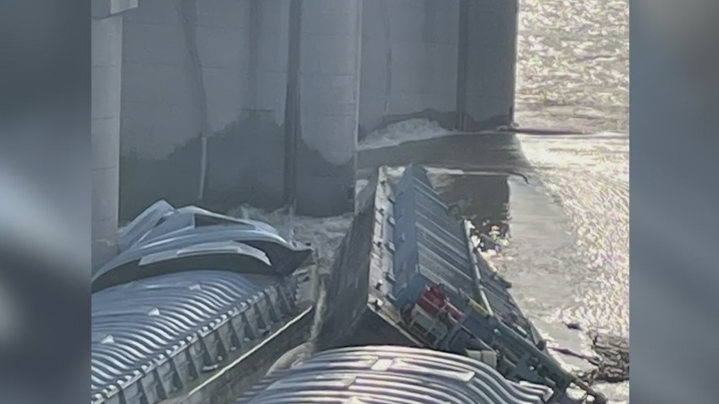 Three barges remain settled against the lower McAlpine Dam – Eyewitness ...