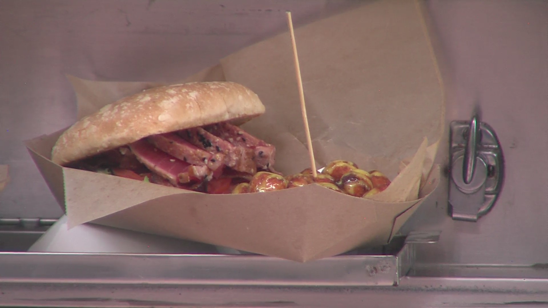 UMAMI MOTO Food Truck brings Asian flavors to New Mexico – KRQE NEWS 13 ...