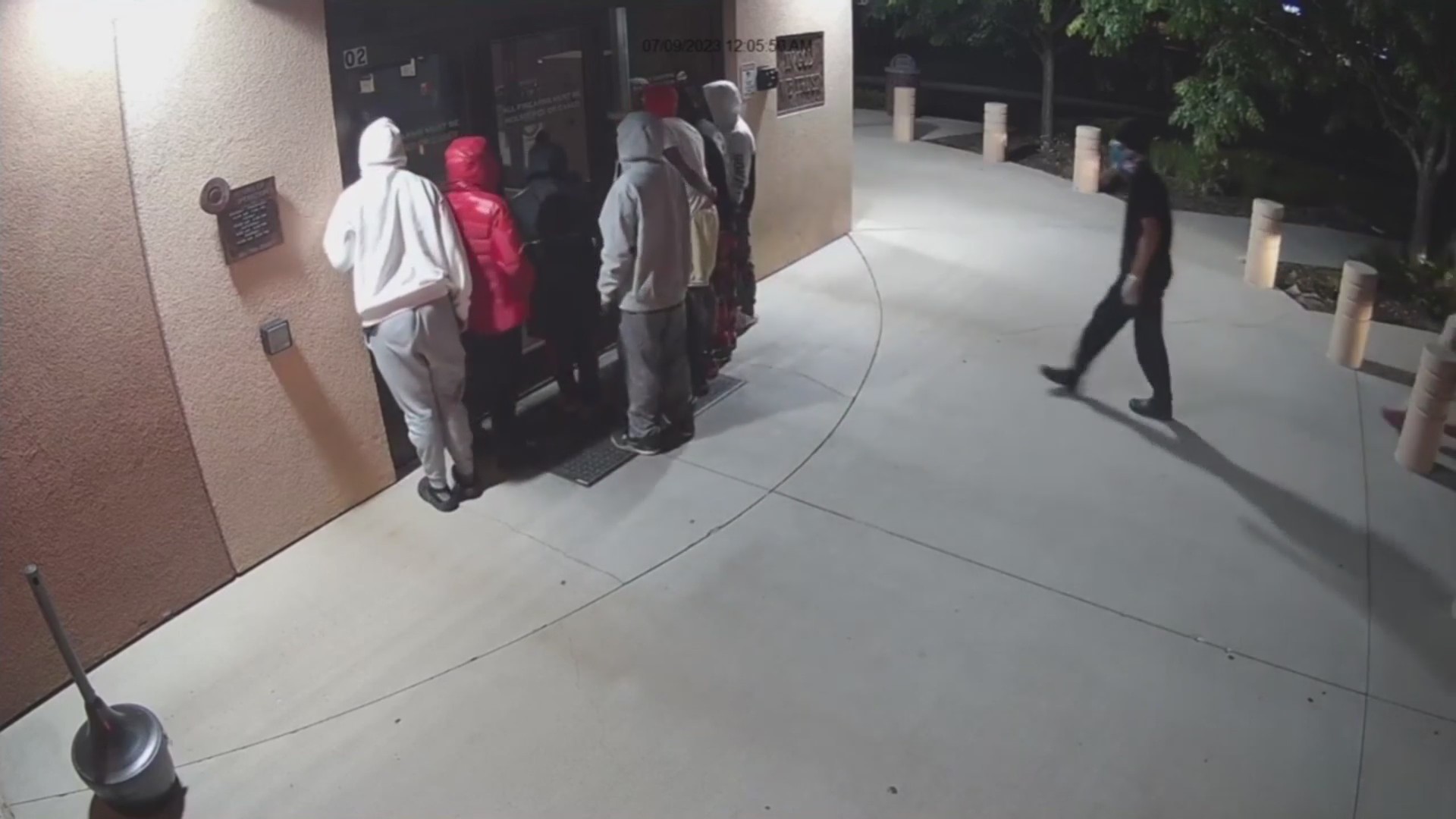 9 suspects wanted after gun store burglaries – FOX31 Denver