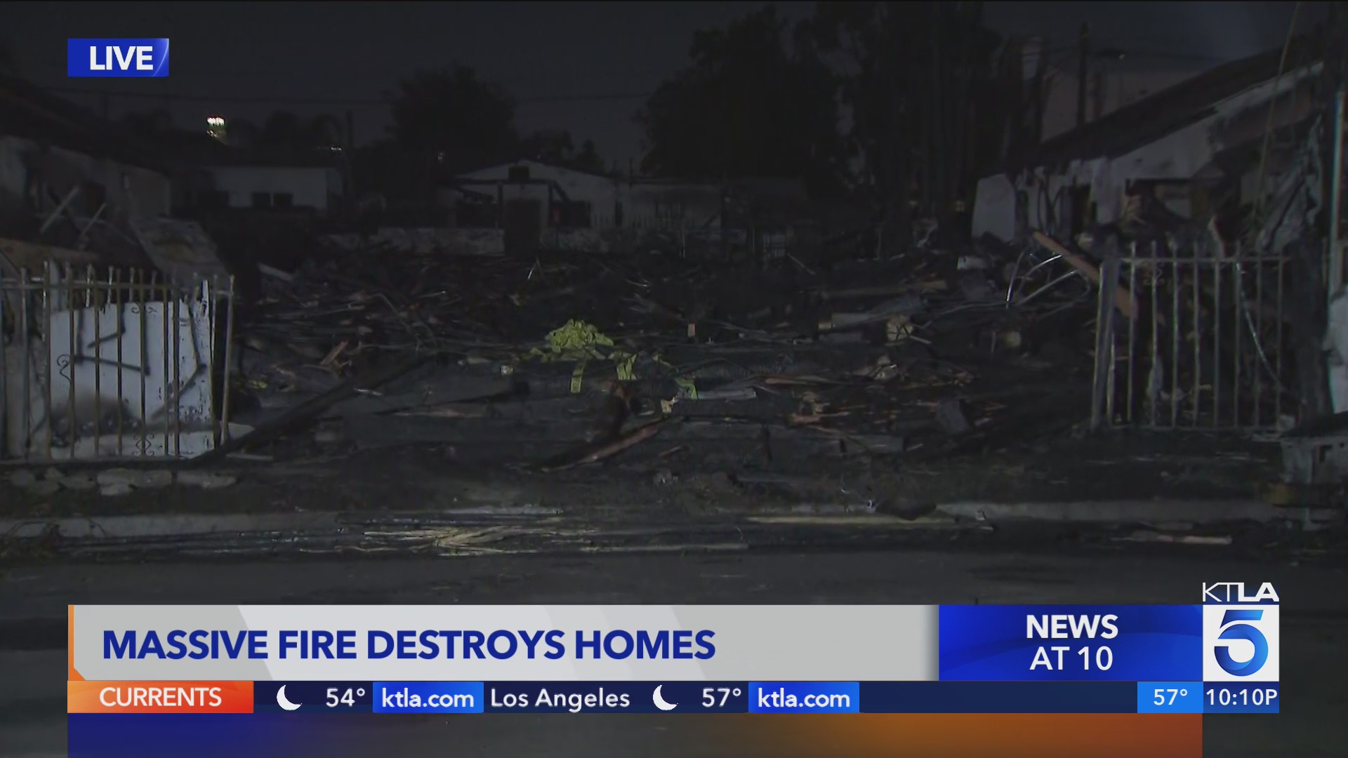 Massive fire stretching city block destroy 7 homes in South L.A. – KTLA