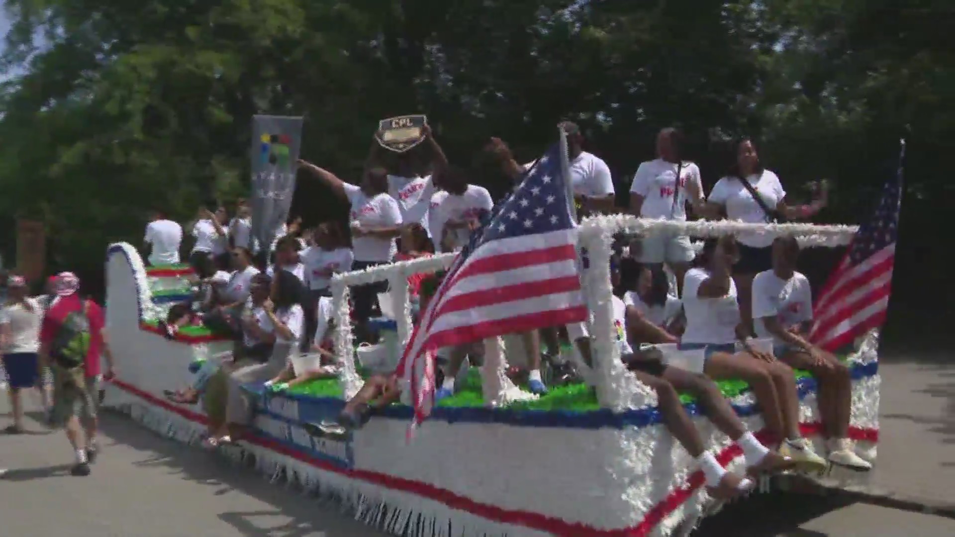 Fourth of July parades, celebrations held throughout Chicago – WGN-TV