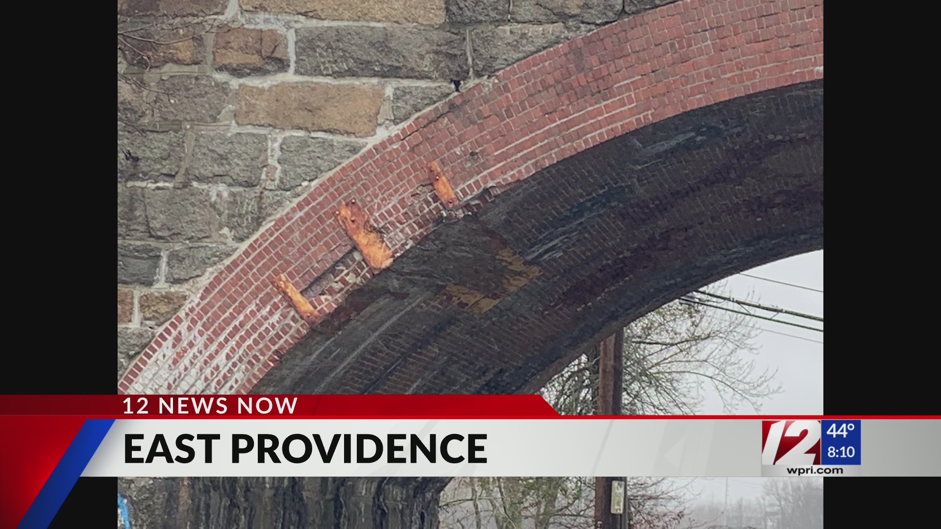 Bricks falling off railroad bridge in East Providence – WPRI.com