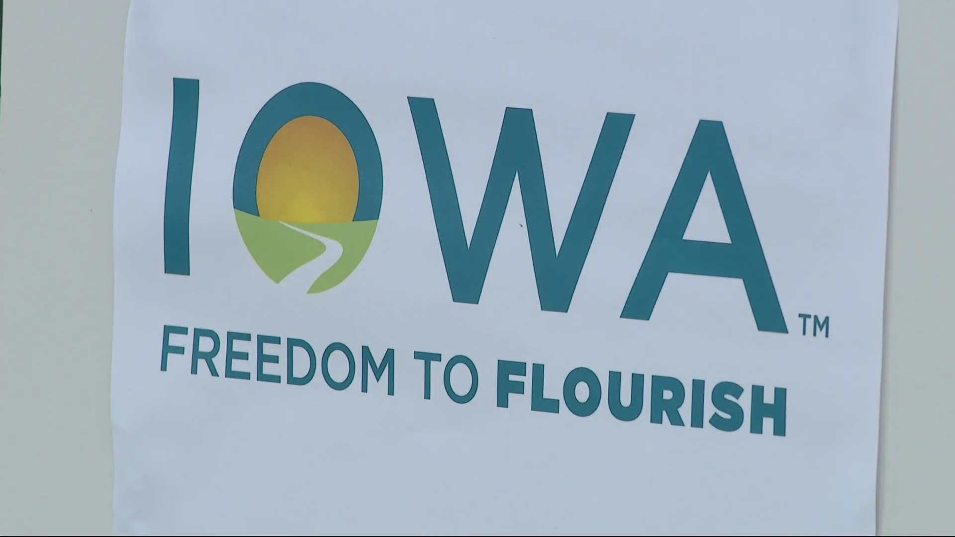 Iowans share their thoughts on new state logo, motto – who13.com