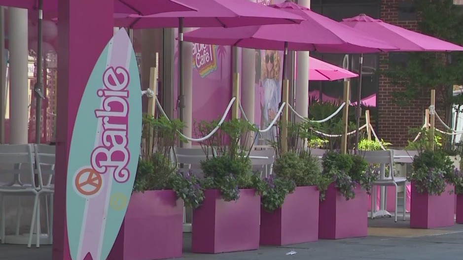Malibu Barbie Cafe finally open in NYC – PIX11