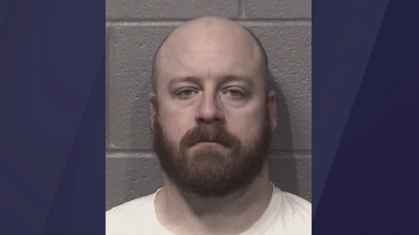 Elgin police officer accused of possessing child porn resigns from ...