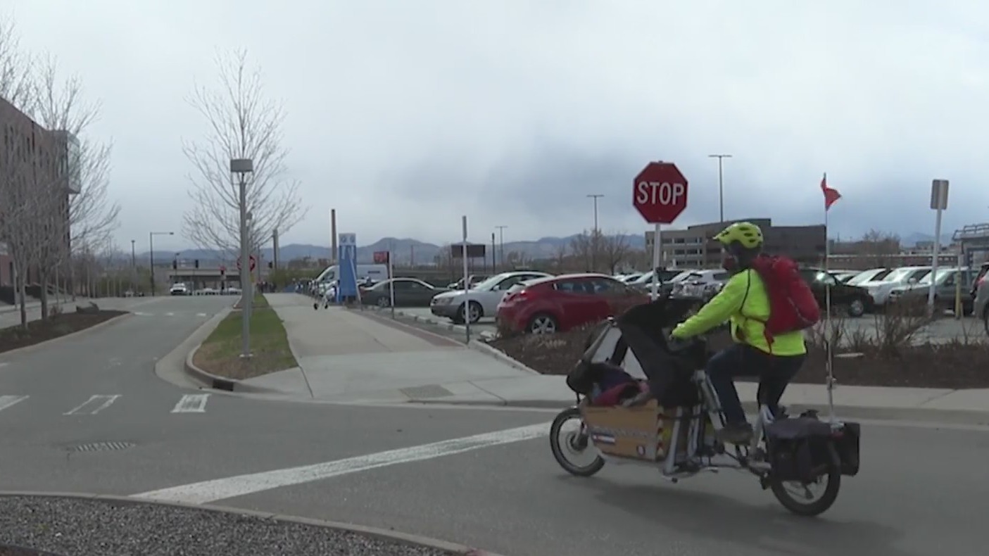 Colorado cyclists can now sometimes roll through stop signs, stop ...