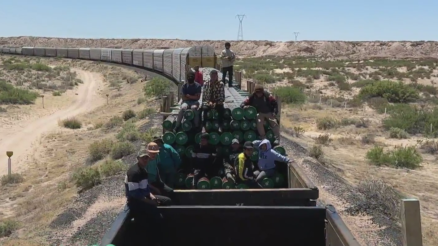 Migrants risk ‘Train of Death’ on journey to U.S.-Mexico border ...