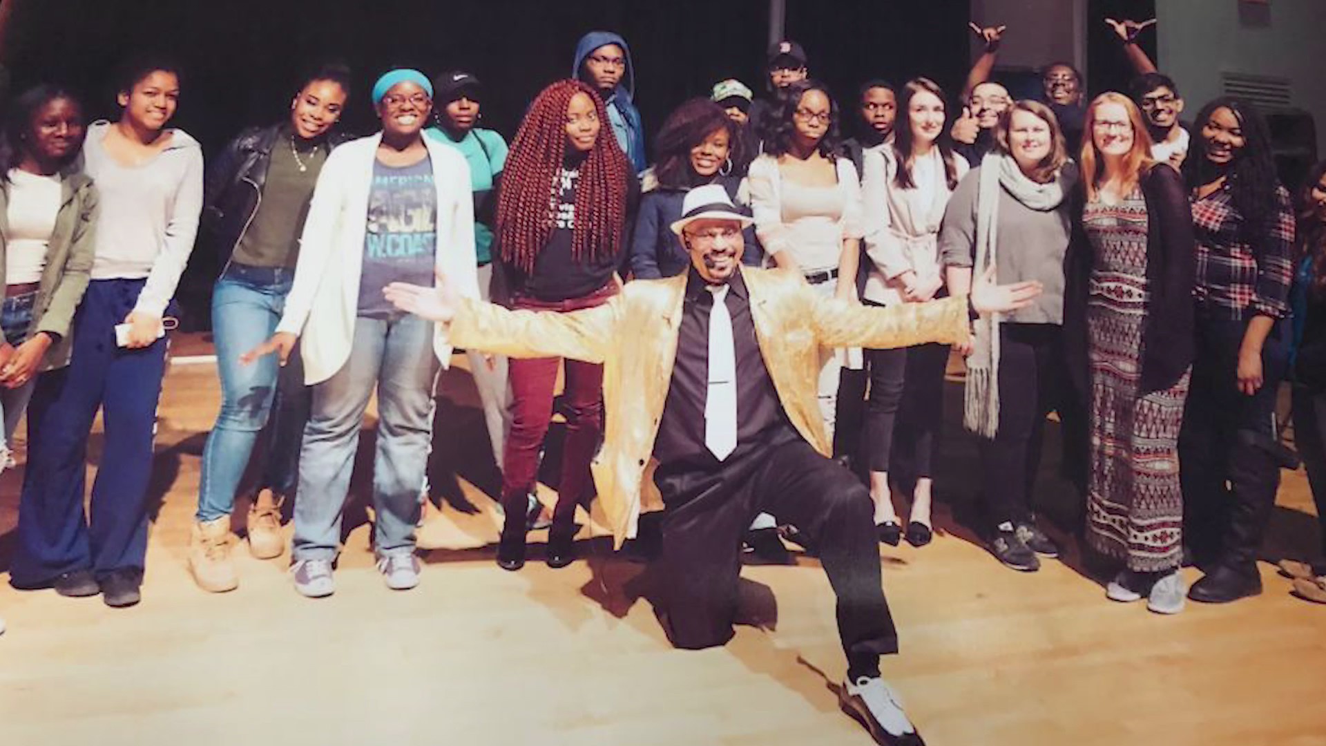 Musician, magician, comedian: Chicago man shares career journey – WGN-TV