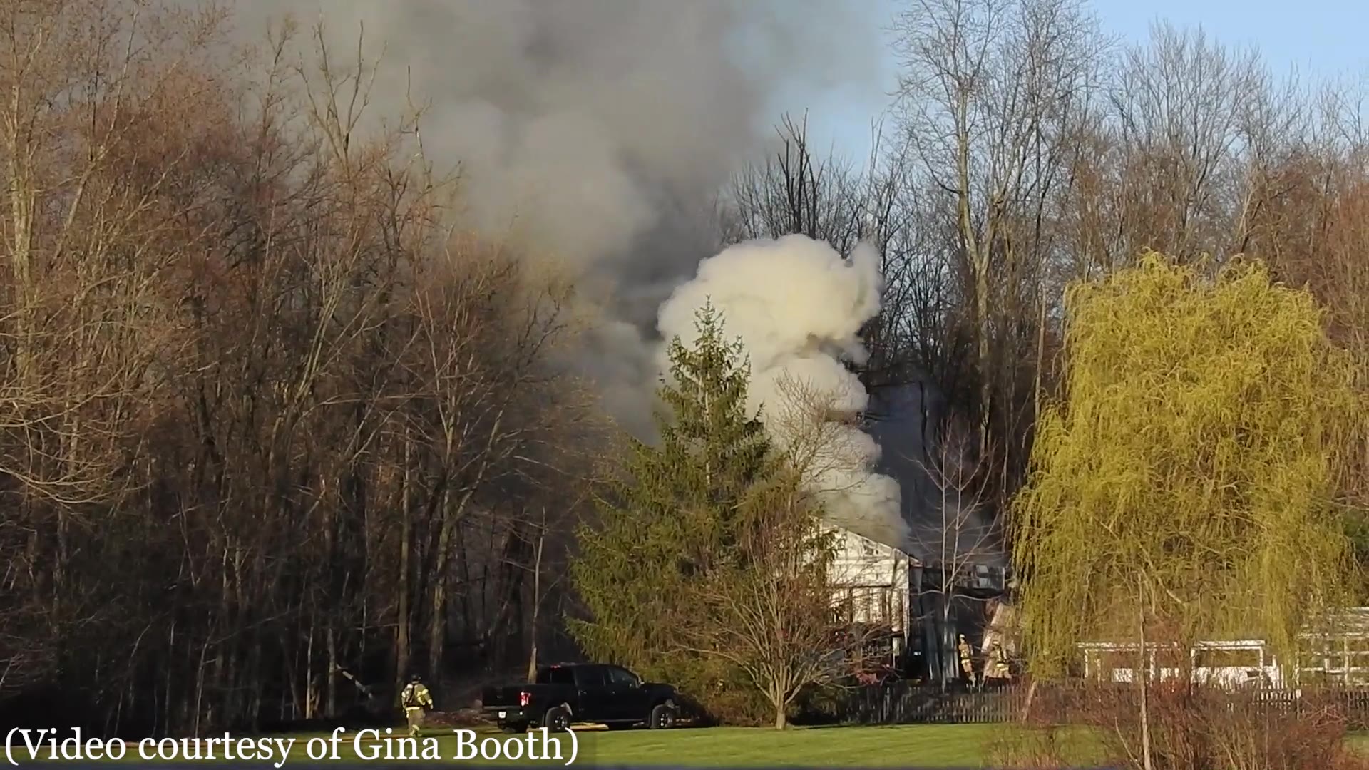 WATCH: Explosions, fire destroy Northeast Ohio barn – Fox 8 Cleveland WJW